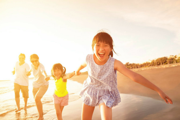 The Ultimate Family Beach Guide. 37 Sanity-Saving Tips & Tricks For An ...